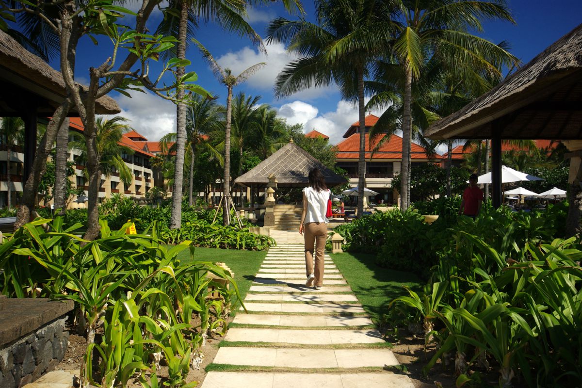 To the resort | GANREF