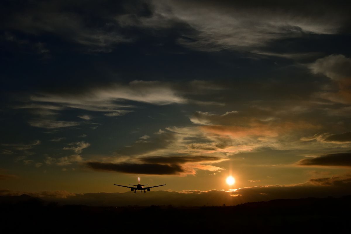 Sunset approach. | GANREF