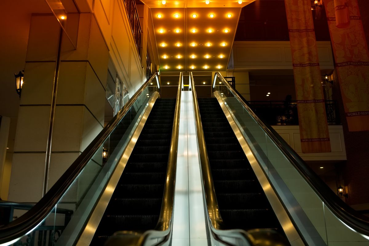 Escalator.jpg | GANREF