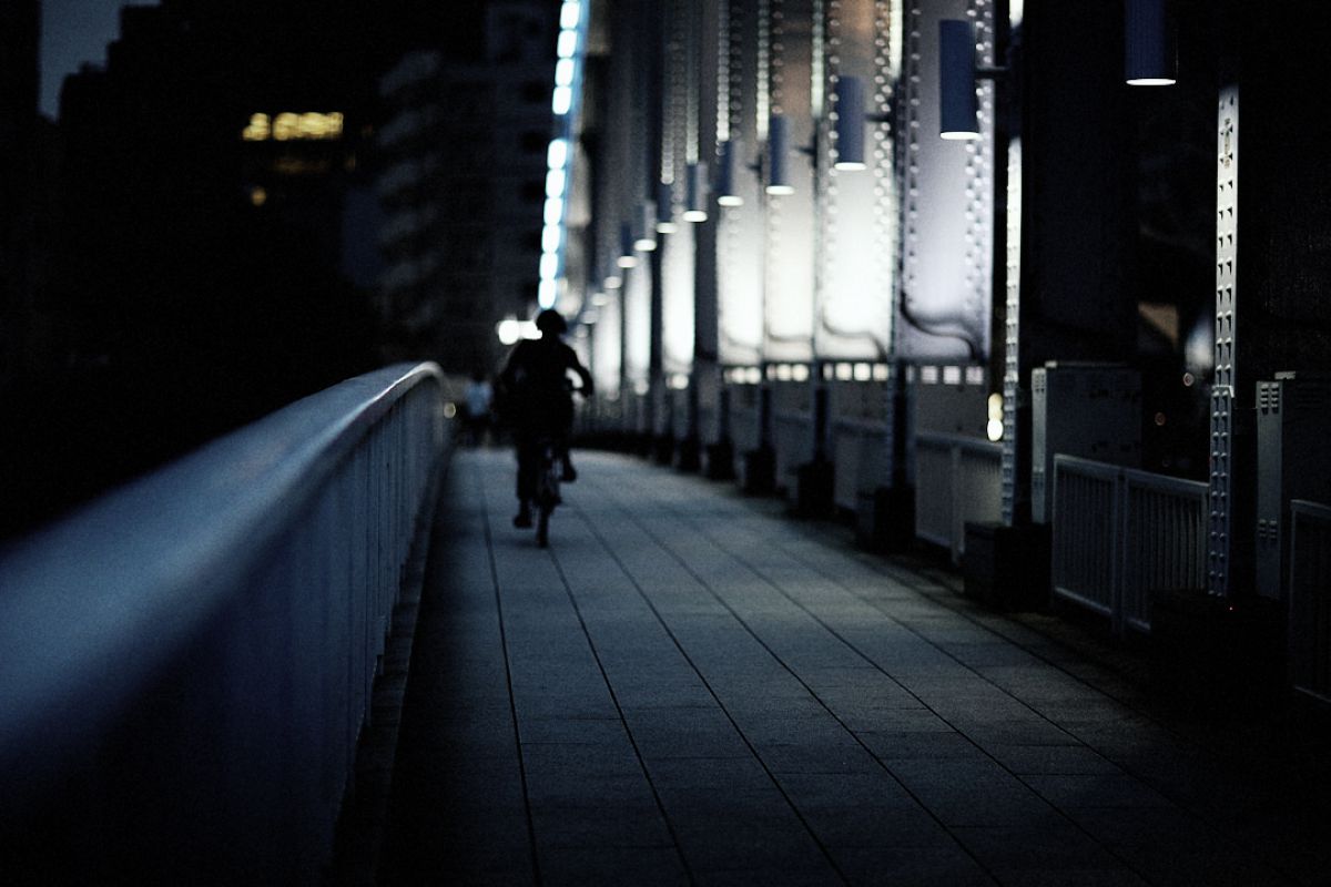 from behind | GANREF