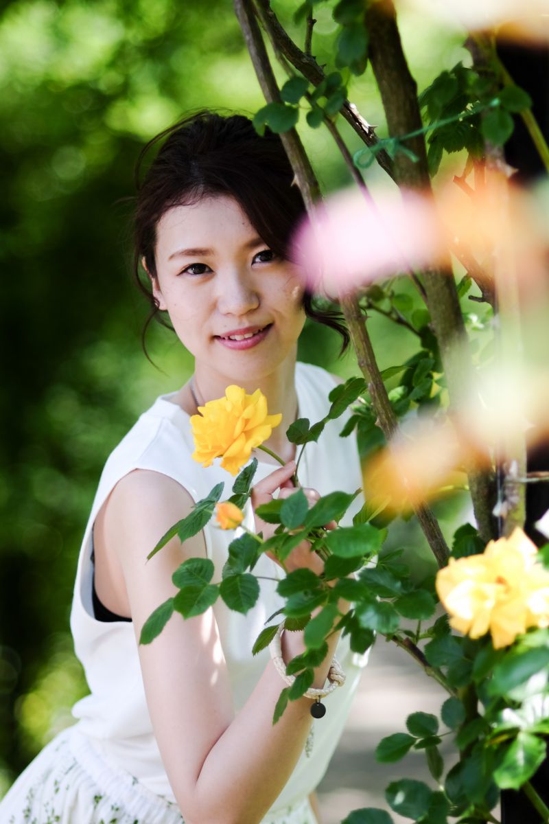 バラ園にて | GANREF