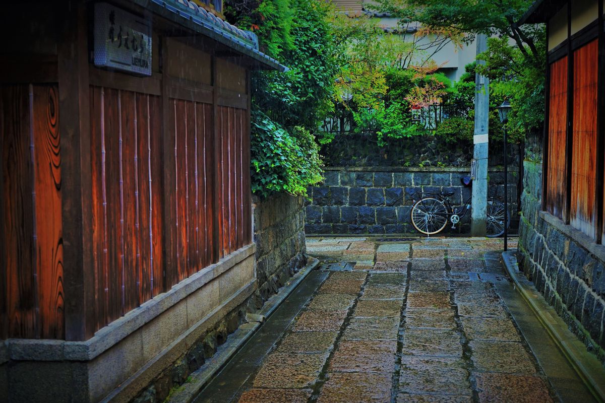 Stone Pavement(Rainy In Kyoto) | GANREF