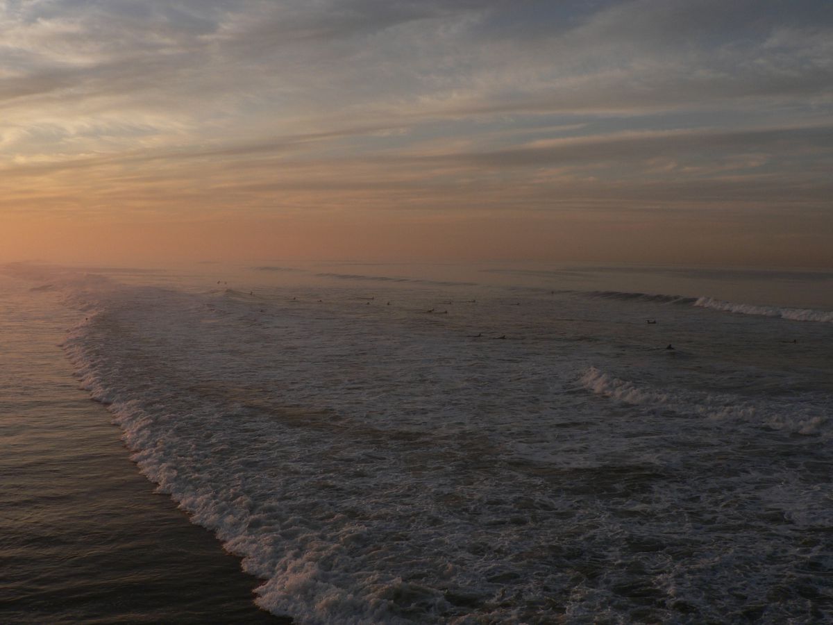 sun rise surf | GANREF