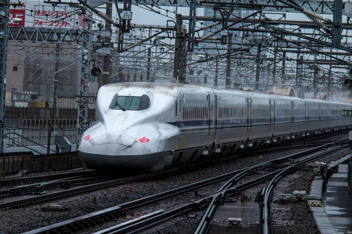 Running in the rain | GANREF