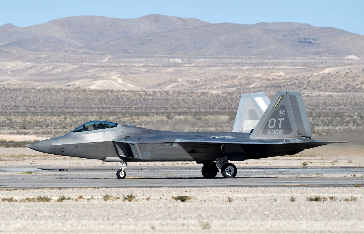 F-22。。。。。。。 | GANREF