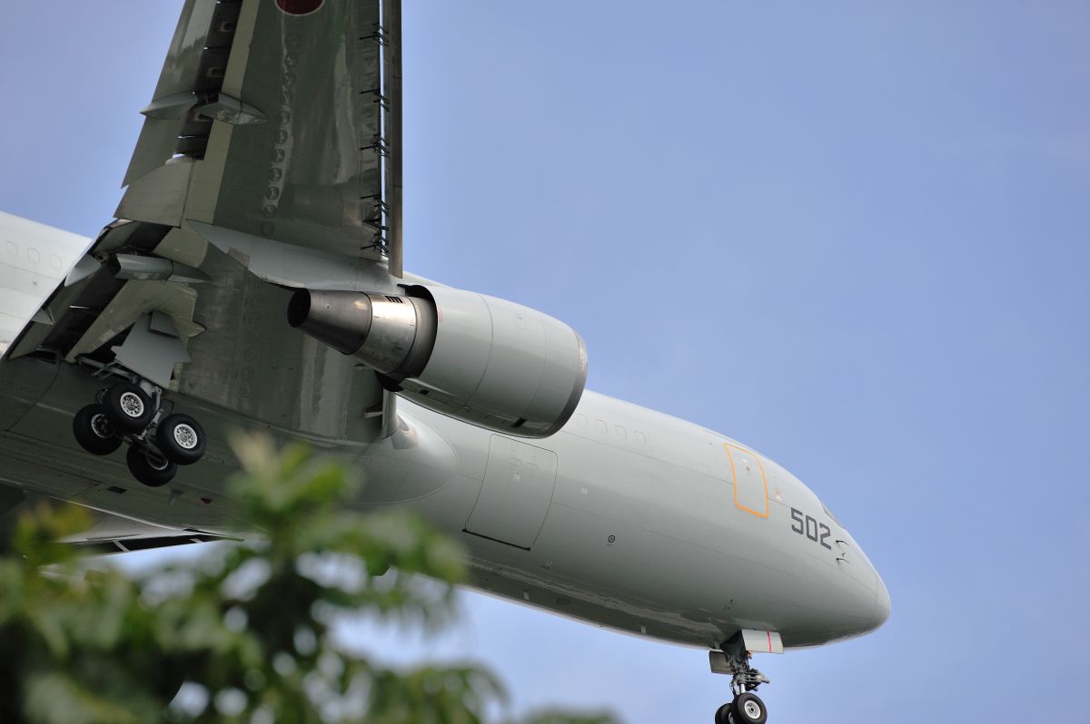 着陸 E-767 | GANREF