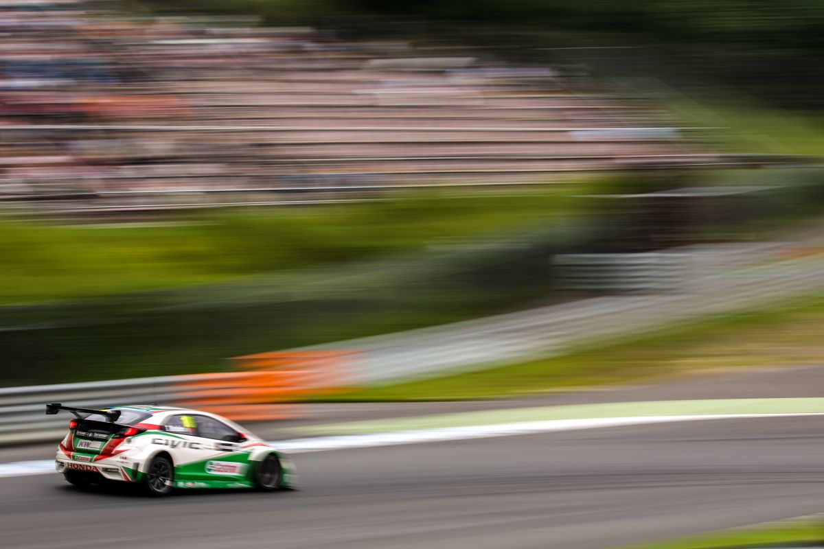 WTCC RACE2優勝車 car＃18 | GANREF