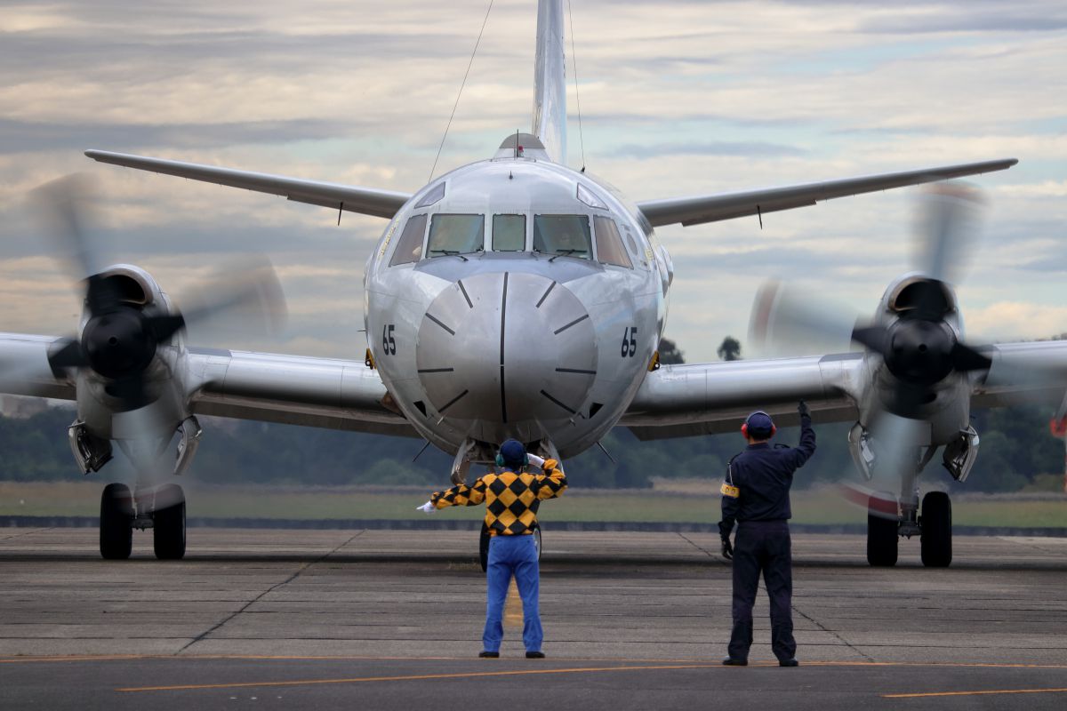 タキシング開始するP-3C | GANREF