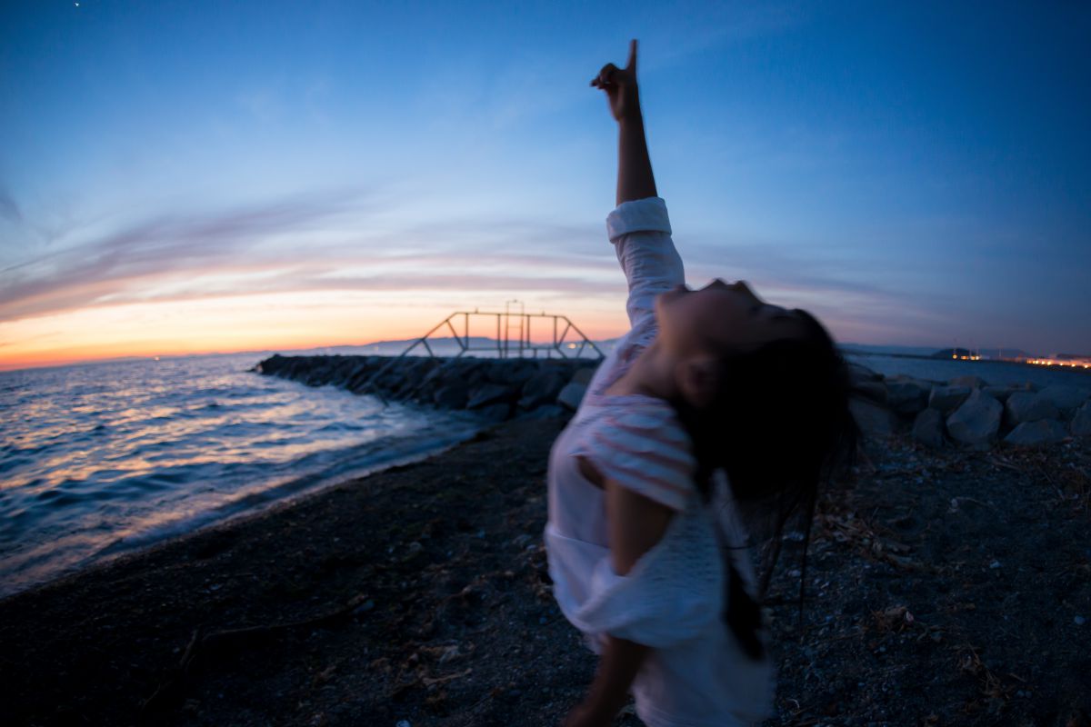 look up another sky. | GANREF