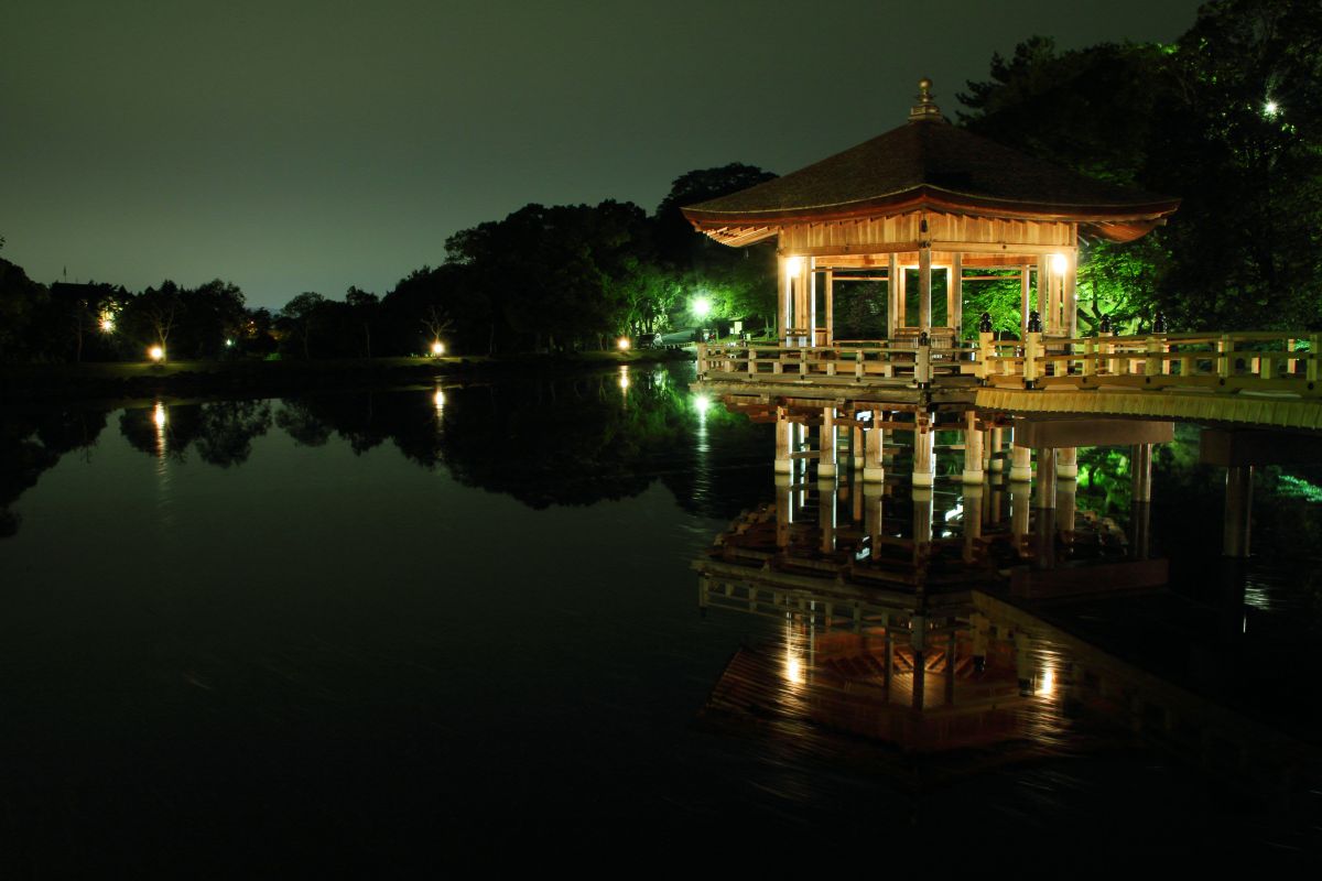 夜の浮見堂 | GANREF