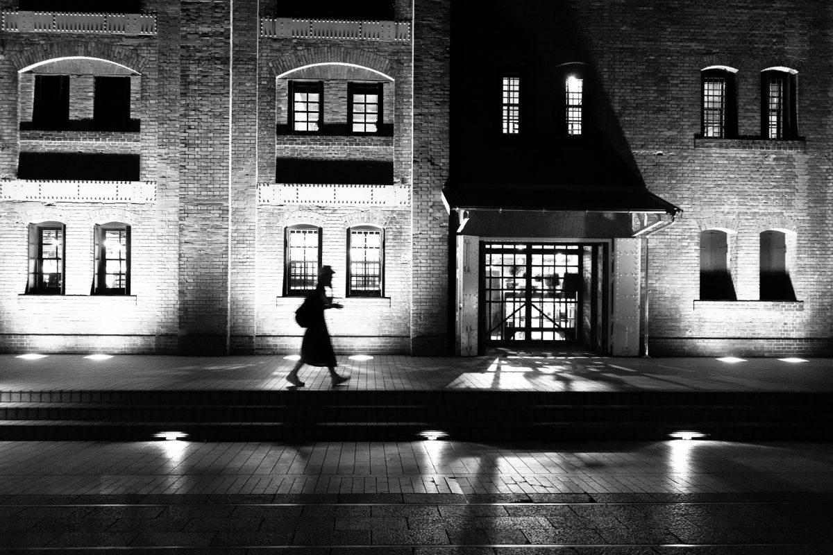 walking in red bricks | GANREF