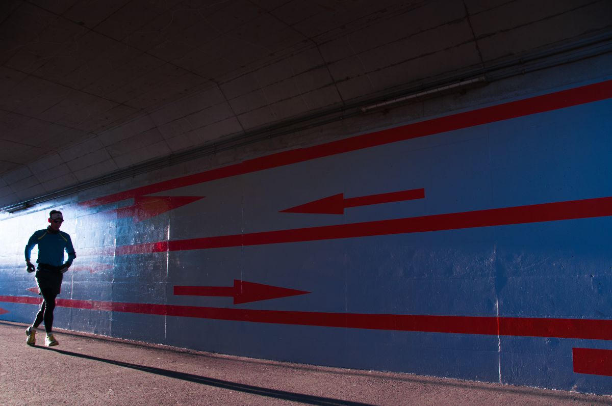 Red line ＜runner＞ | GANREF