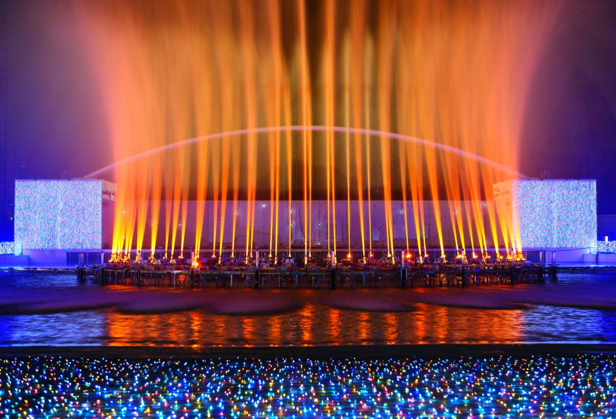 Gold Water Illumination | GANREF