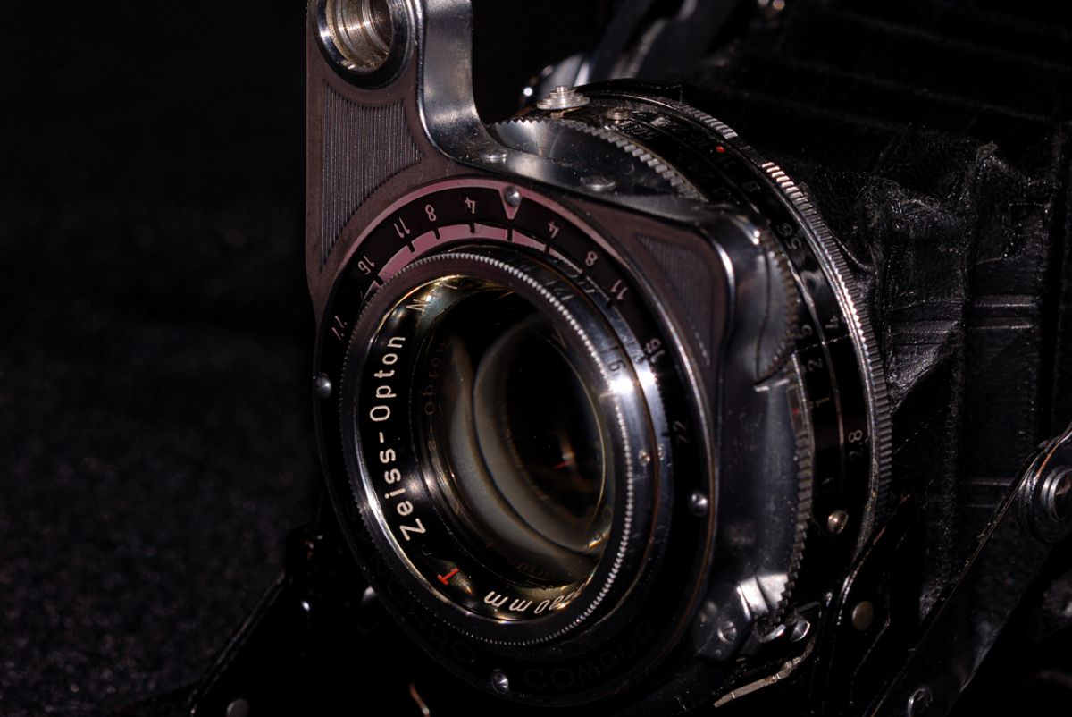 ユニバーサル・シックス2 | GANREF