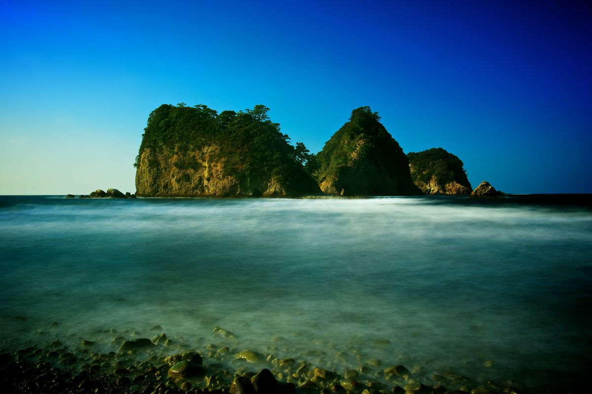 Silky Water | GANREF