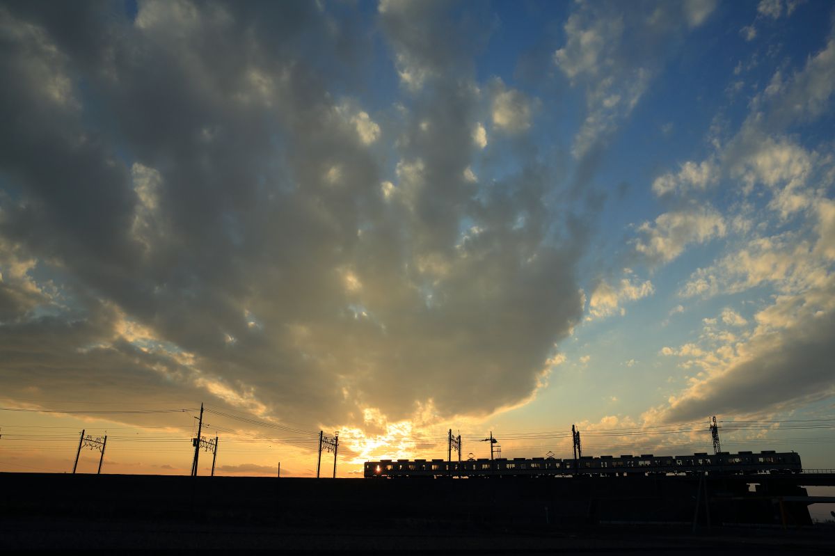 Sunset Train | GANREF