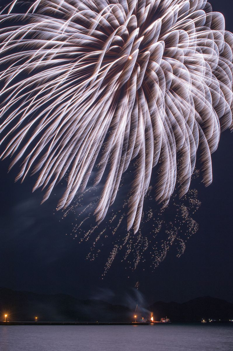 Fireworks on the sea | GANREF