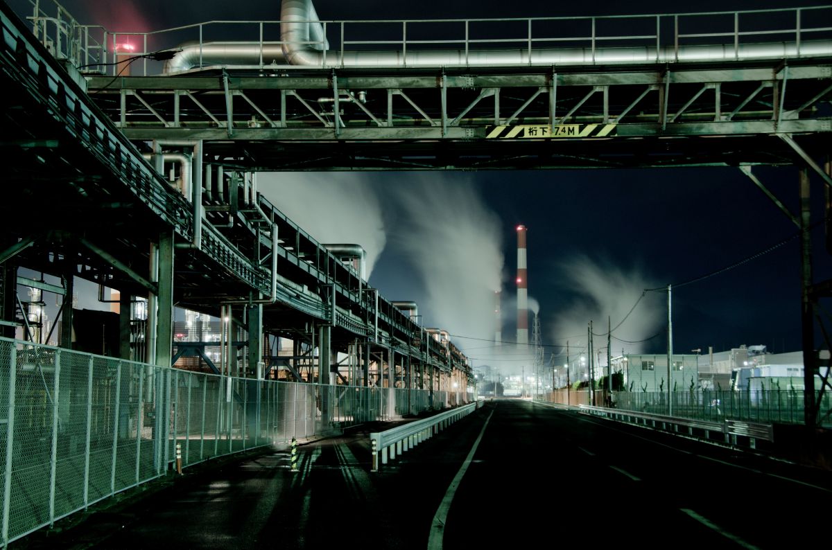 夜の工場 | GANREF