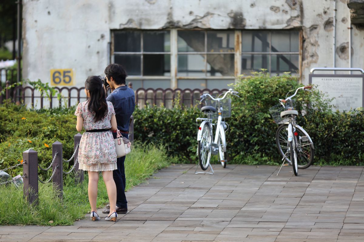 恋人を見守る | GANREF