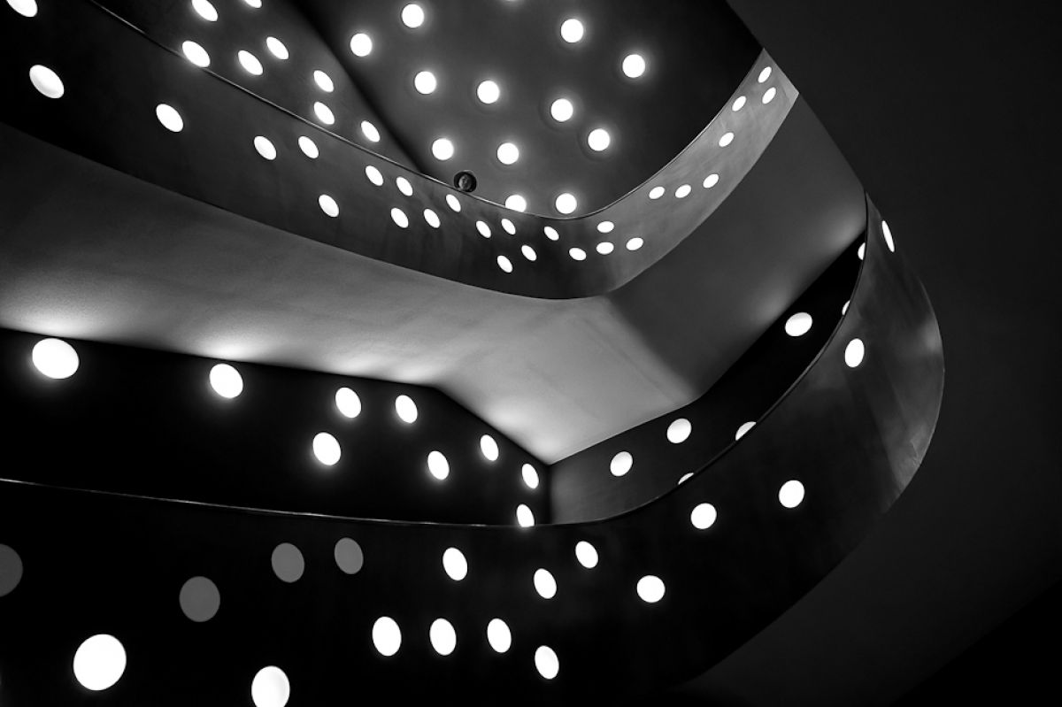 Woman in polka dots | GANREF