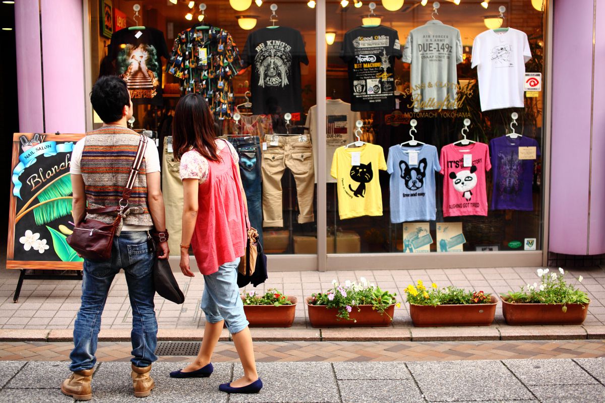 Window Shopping | GANREF