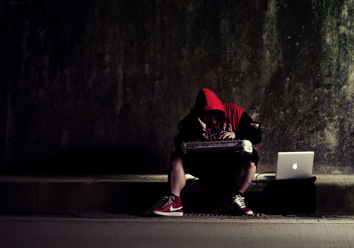 Under ground | GANREF