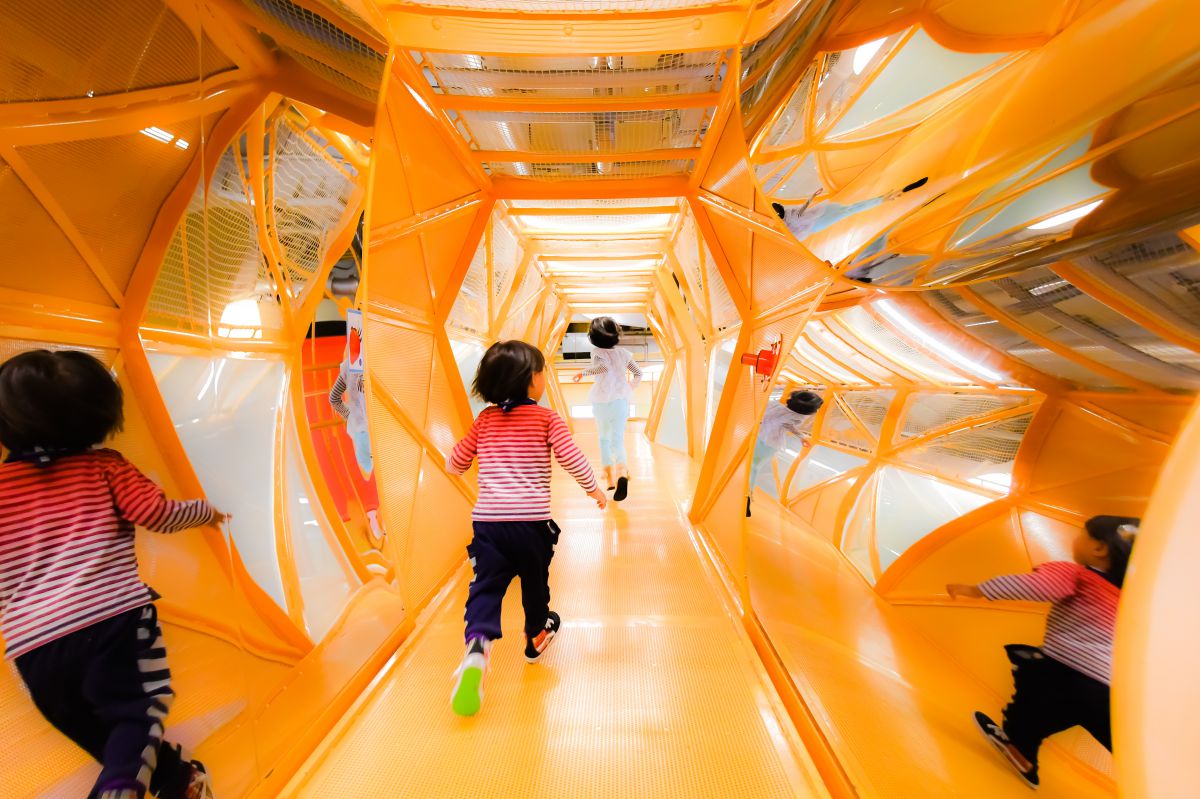 mirror world | GANREF