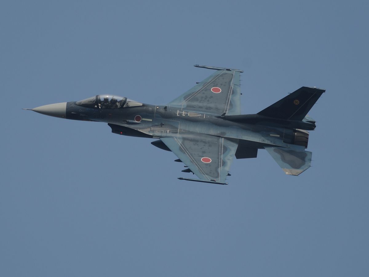 AGG中のF-2 | GANREF