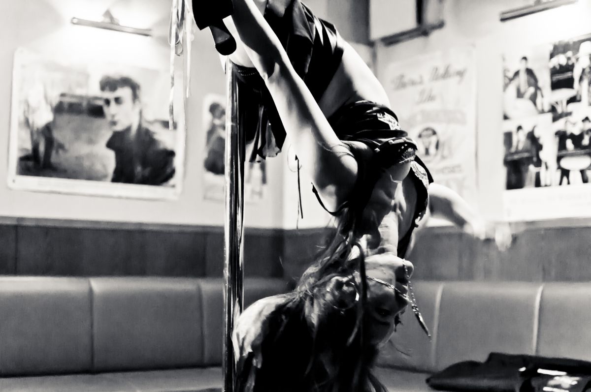 Pole Dance | GANREF