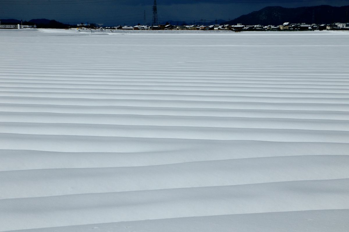 Line of snow 2 | GANREF