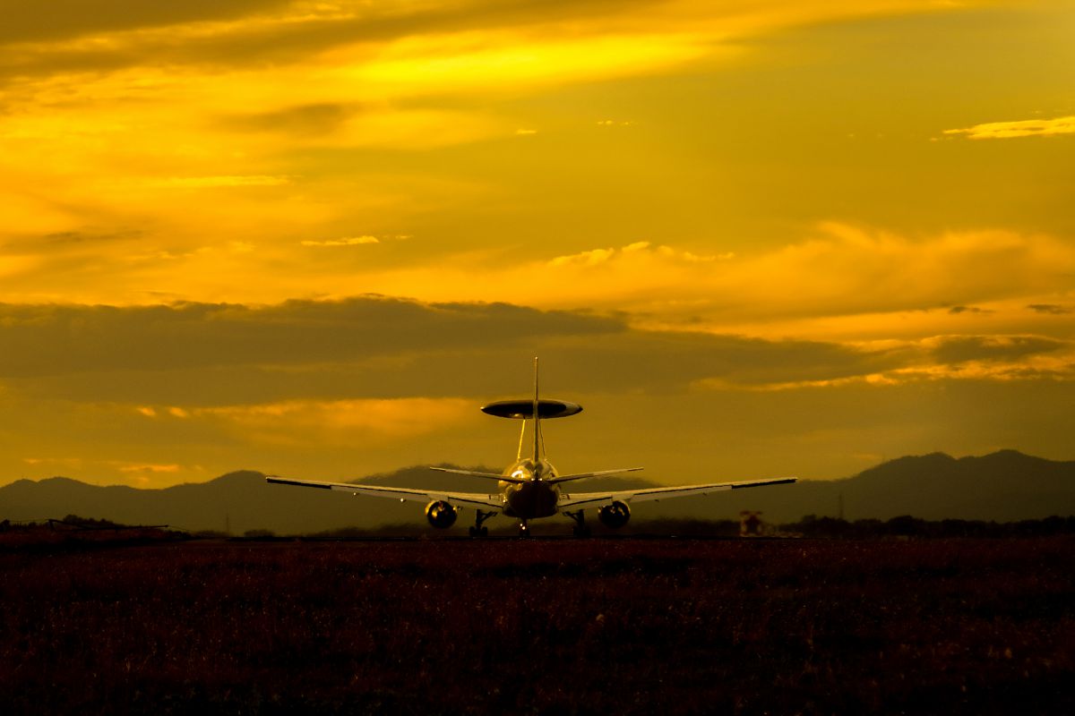 Holding Point RWY27 | GANREF