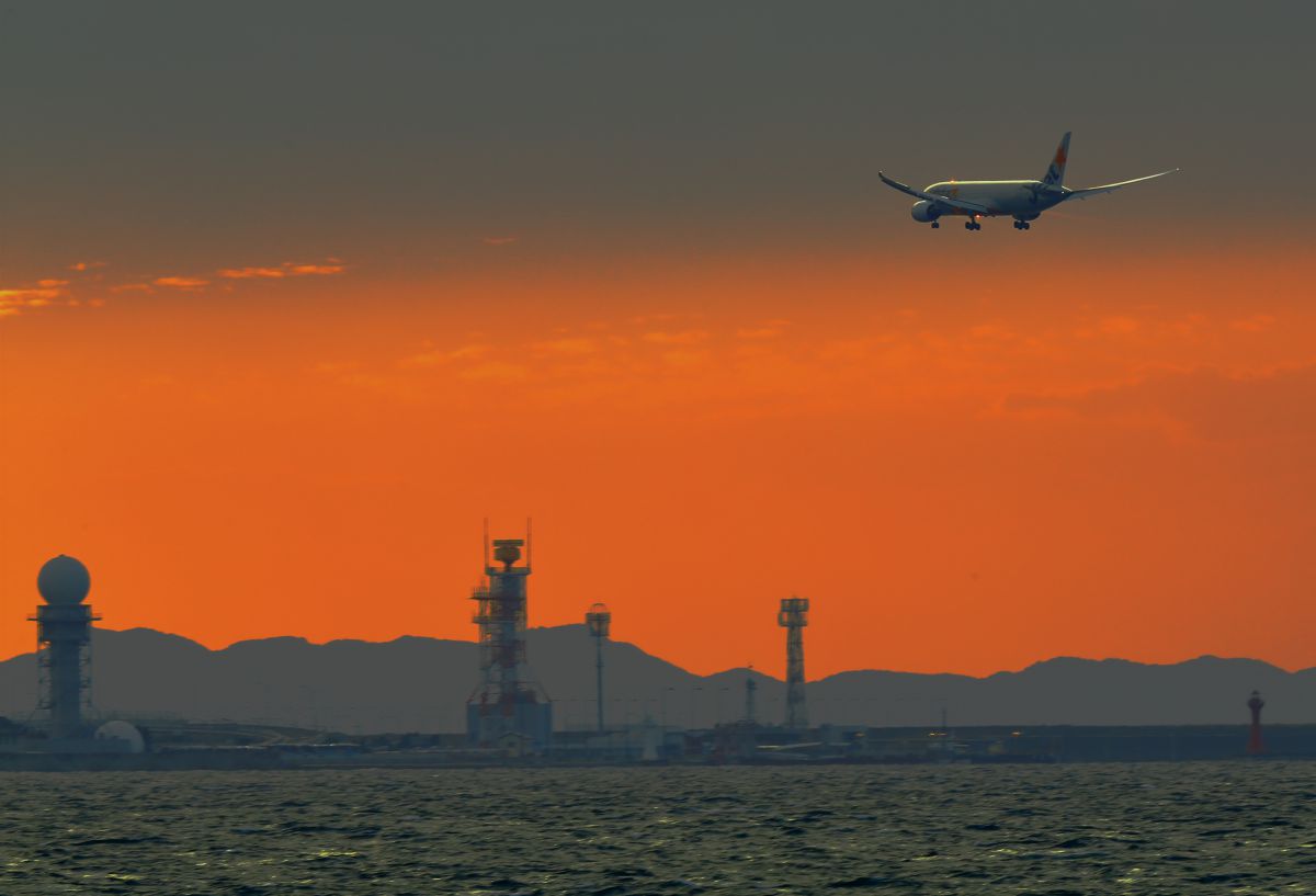 Sunset Approach | GANREF