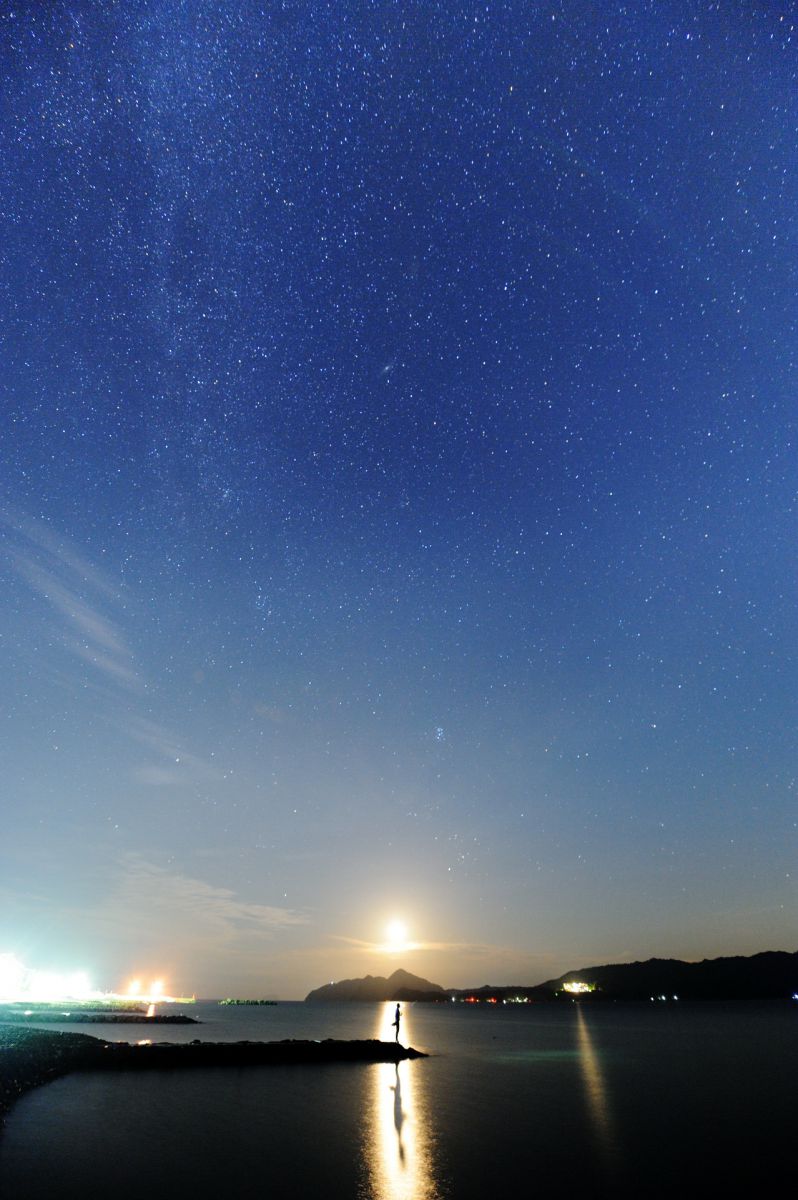 moon rising | GANREF