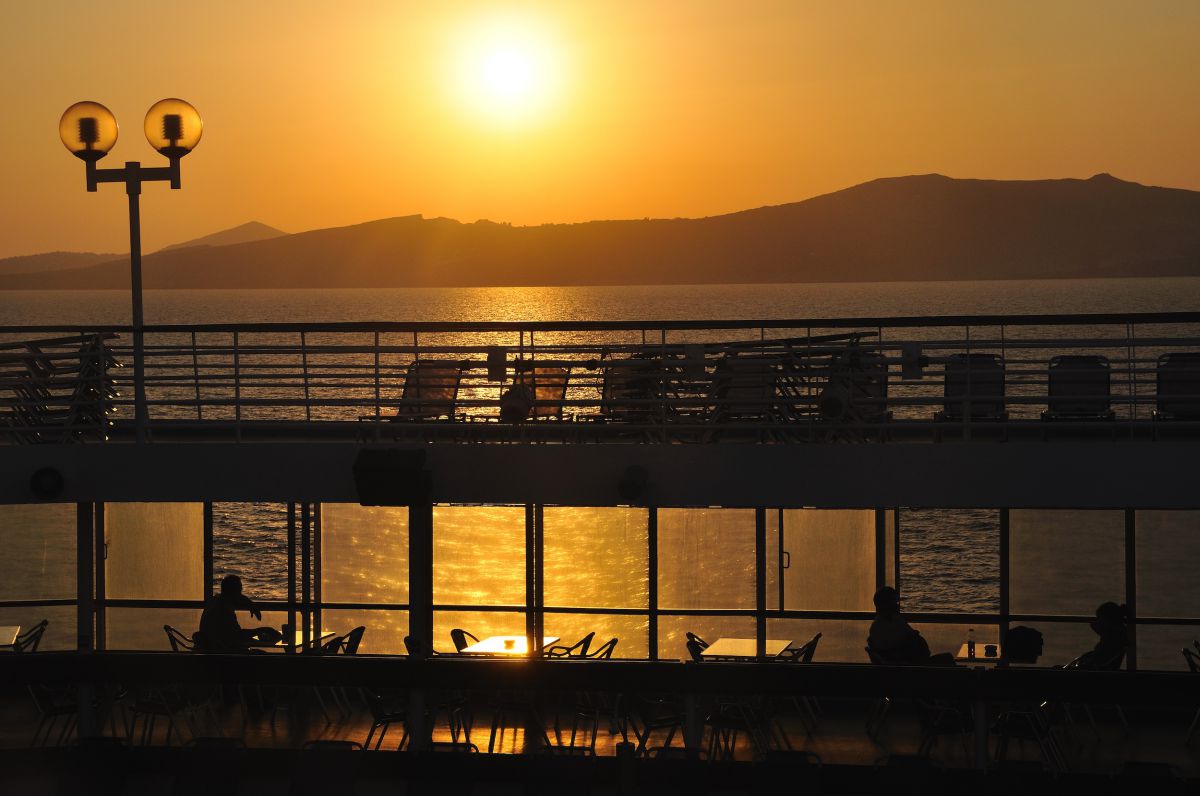 Sunrise on Board | GANREF