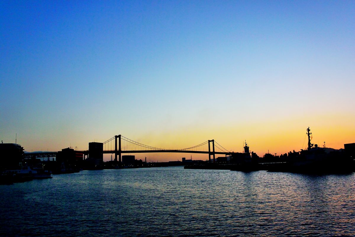 First Shot [夜明けの風景] | GANREF