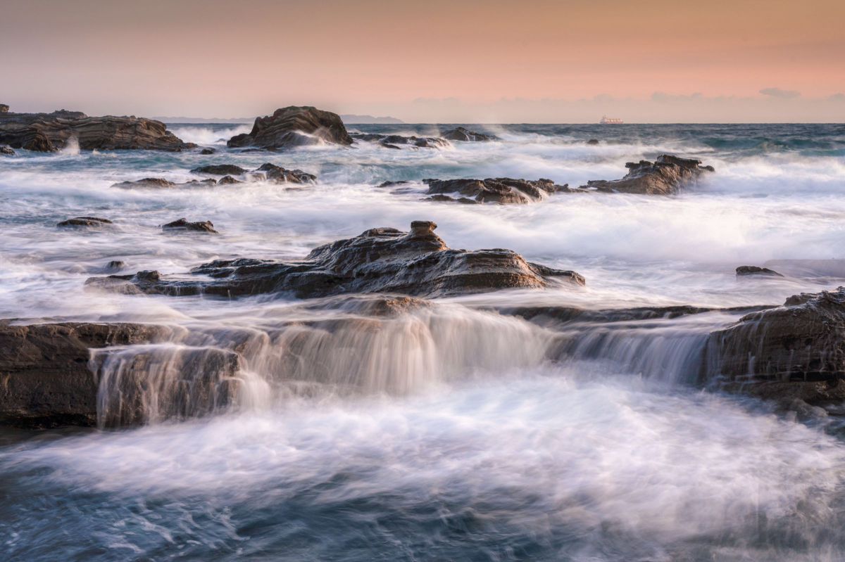 Raging Ocean | GANREF