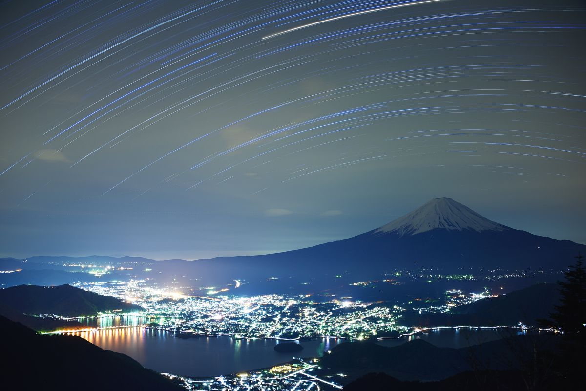 富士をめぐる星々 | GANREF