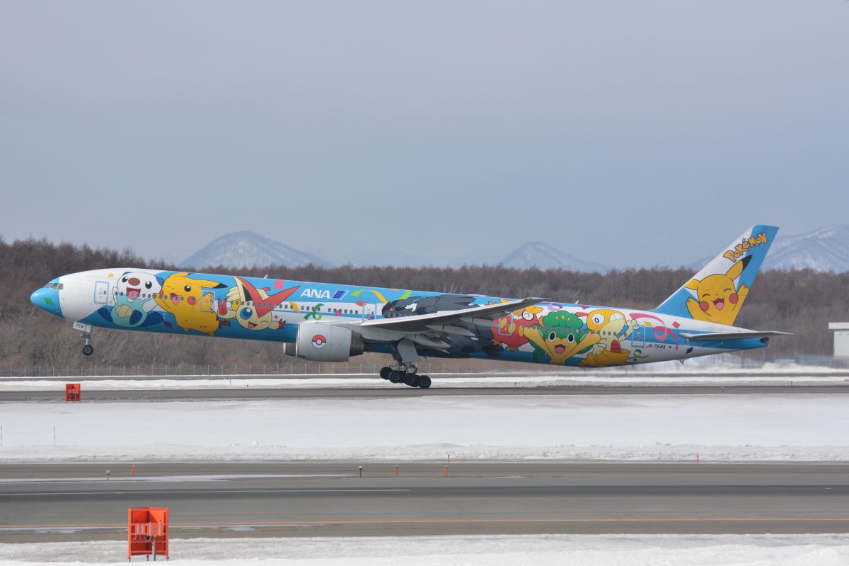 ANA Boeing 777-300 JA754A | GANREF