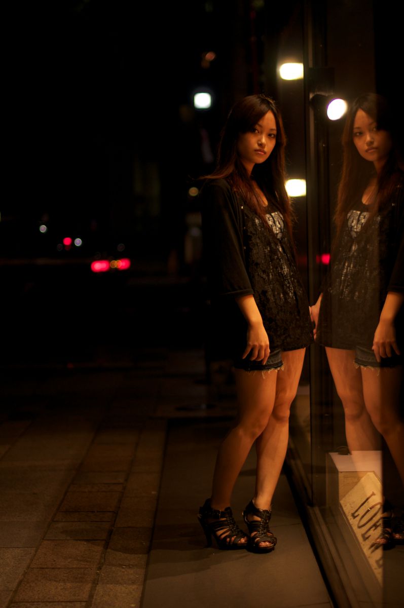 show window | GANREF