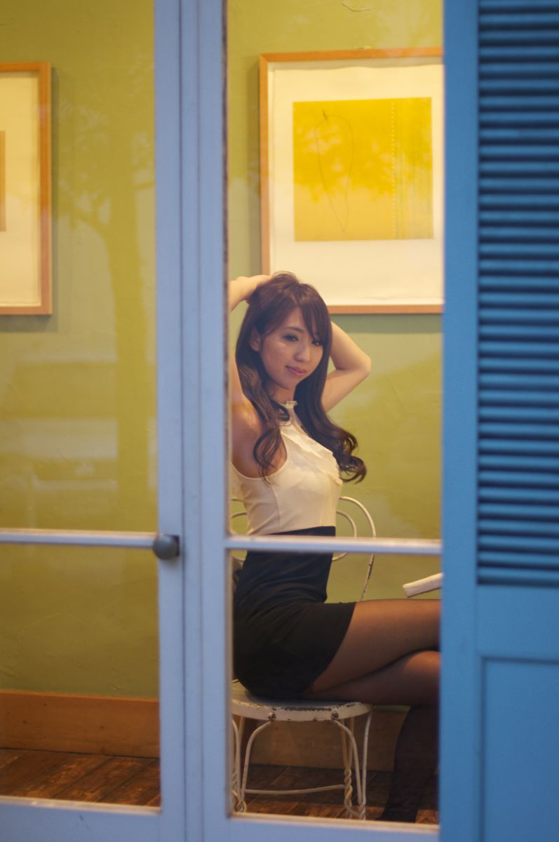 in the window | GANREF