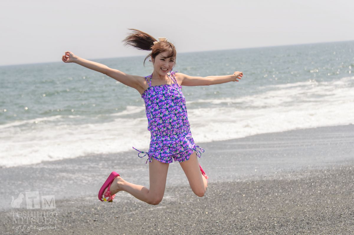 Jumping girl | GANREF