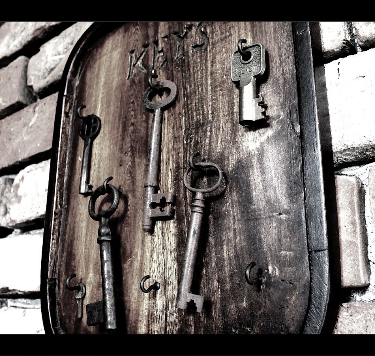 The key, which someone lost | GANREF