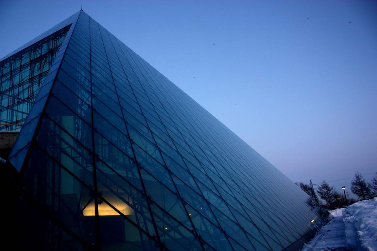 Glass Pyramid | GANREF