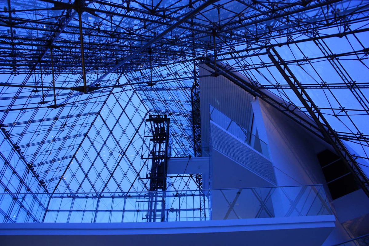 Glass Pyramid | GANREF