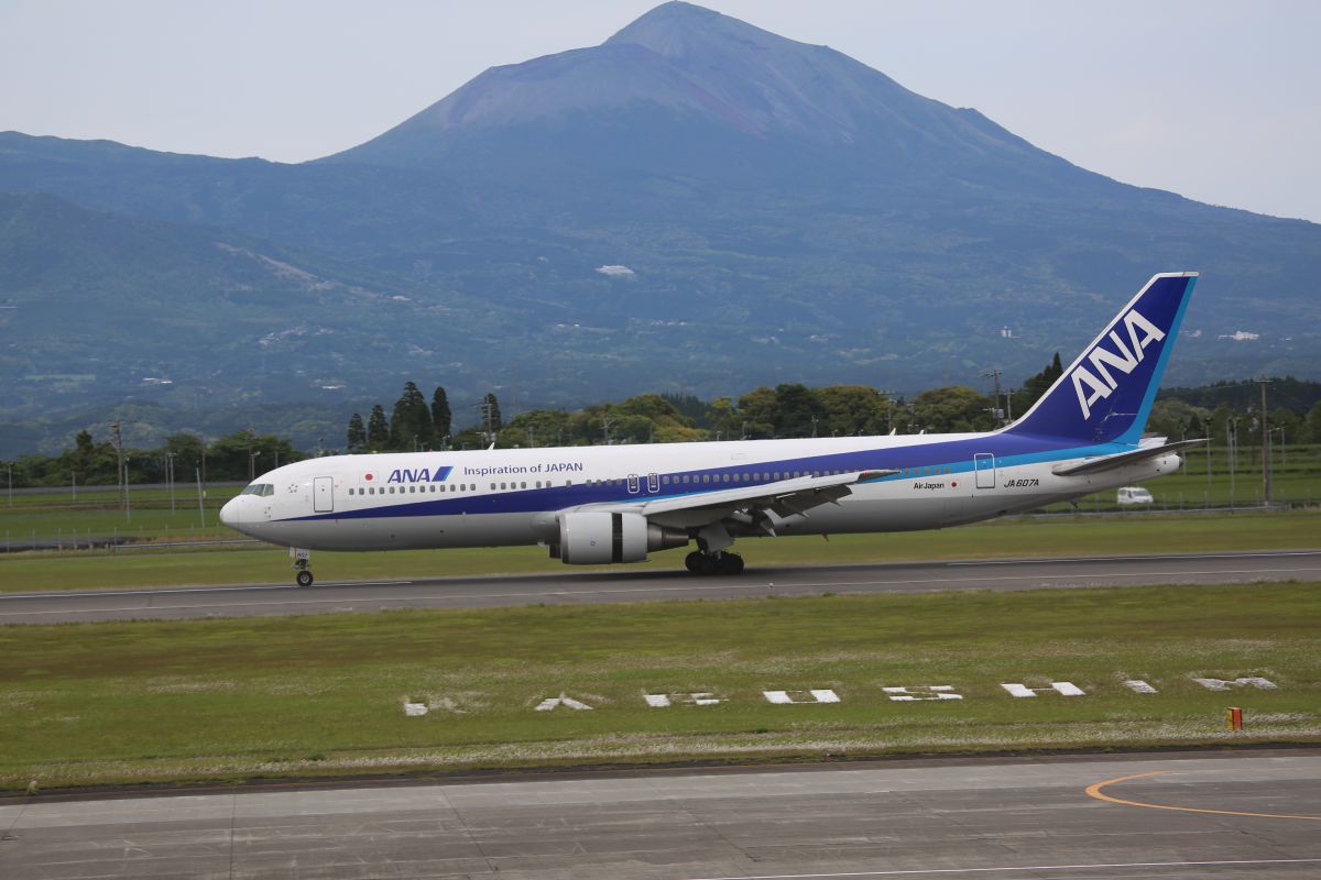 高千穂とANAのツーショット | GANREF