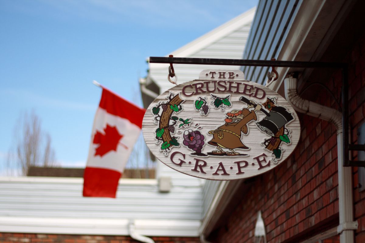 THE CRUSHED GRAPE | GANREF