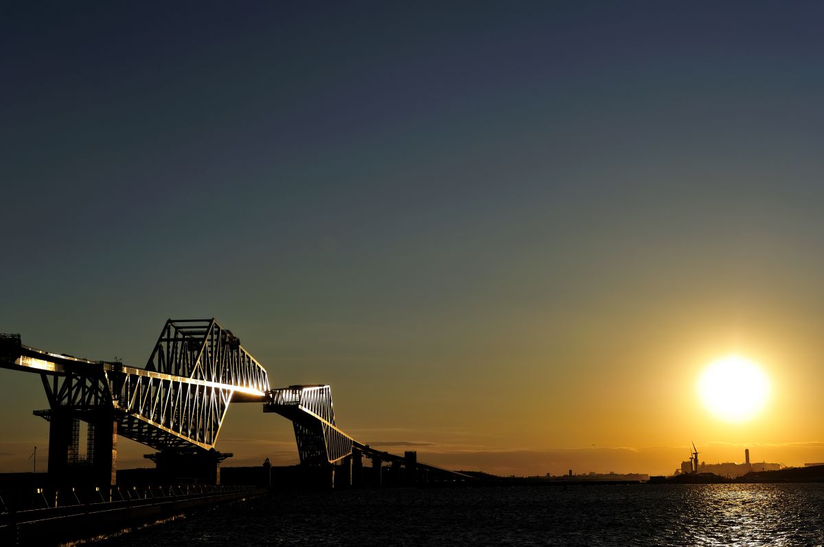 The sun sets | GANREF