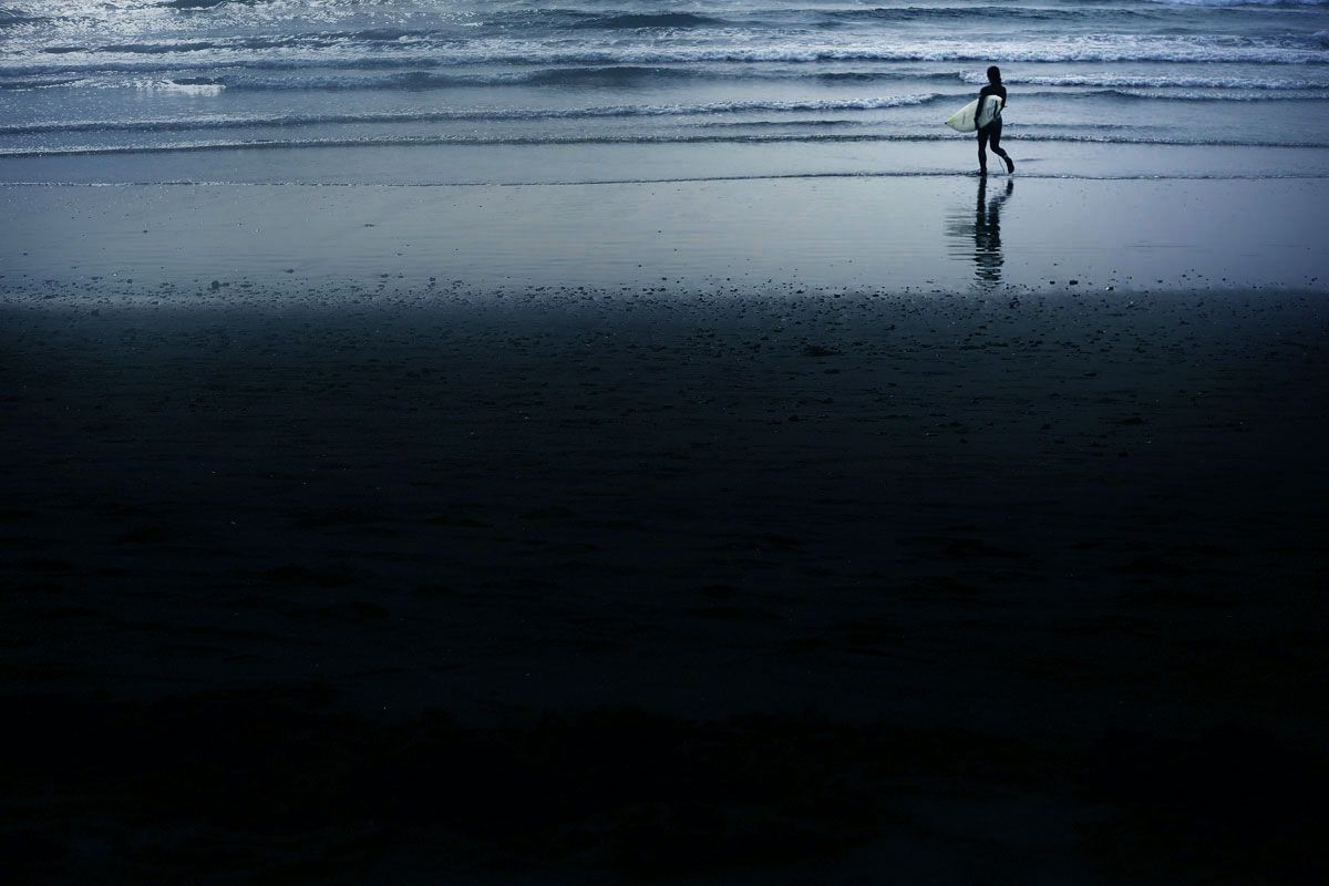 *lonely surfer | GANREF