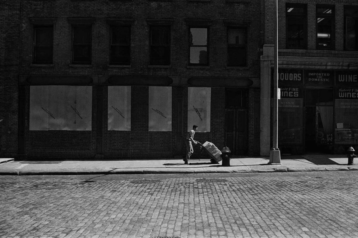 *delivery man | GANREF