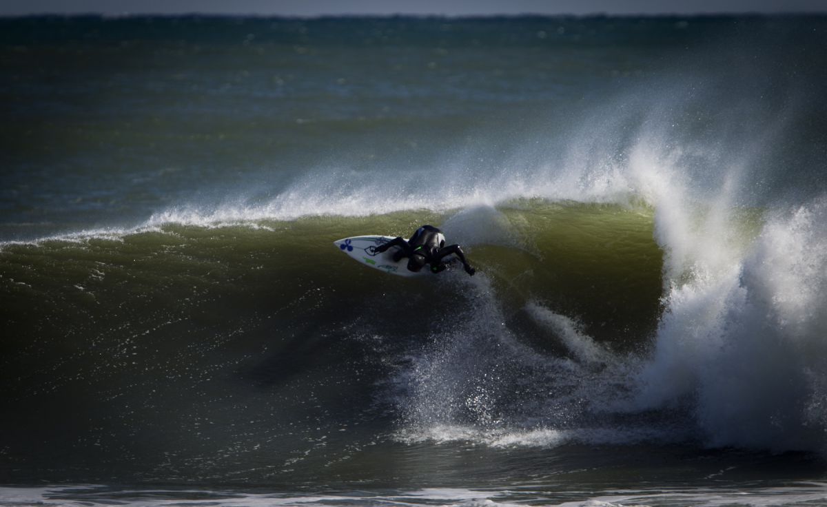 flying on the wave | GANREF